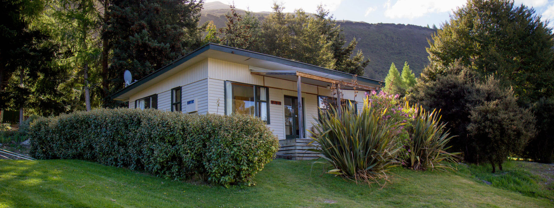 Cottages - The Camp | Lake Hawea Holiday Park & Campground